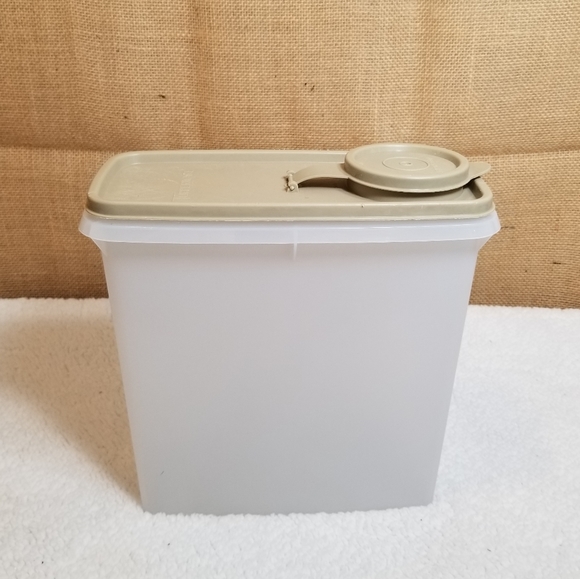 Tupperware | Kitchen | Vintage Tupperware Cereal Keeper Container Lid ...